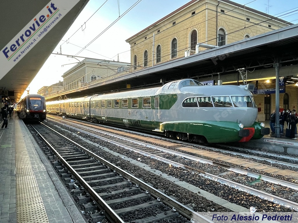 Ferrovie.it - Primo viaggio commerciale per il rinato ETR.252 ''Arlecchino''