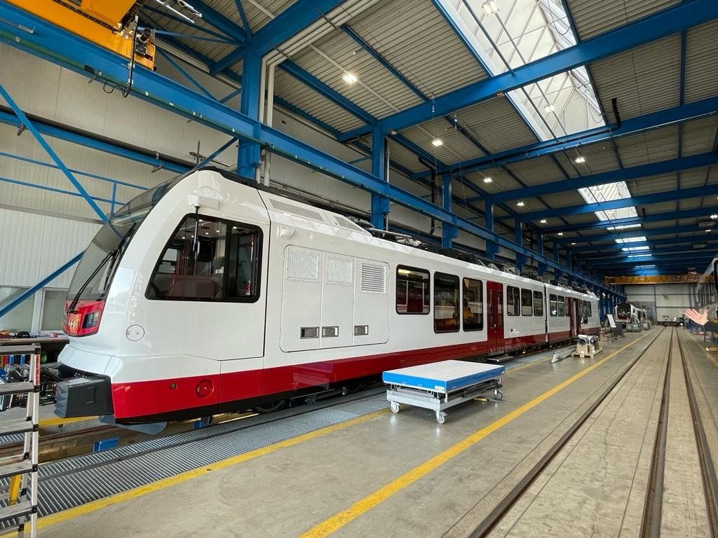 Ferrovie.it - ARST, via alle prove dei nuovi treni Stadler per la linea ...