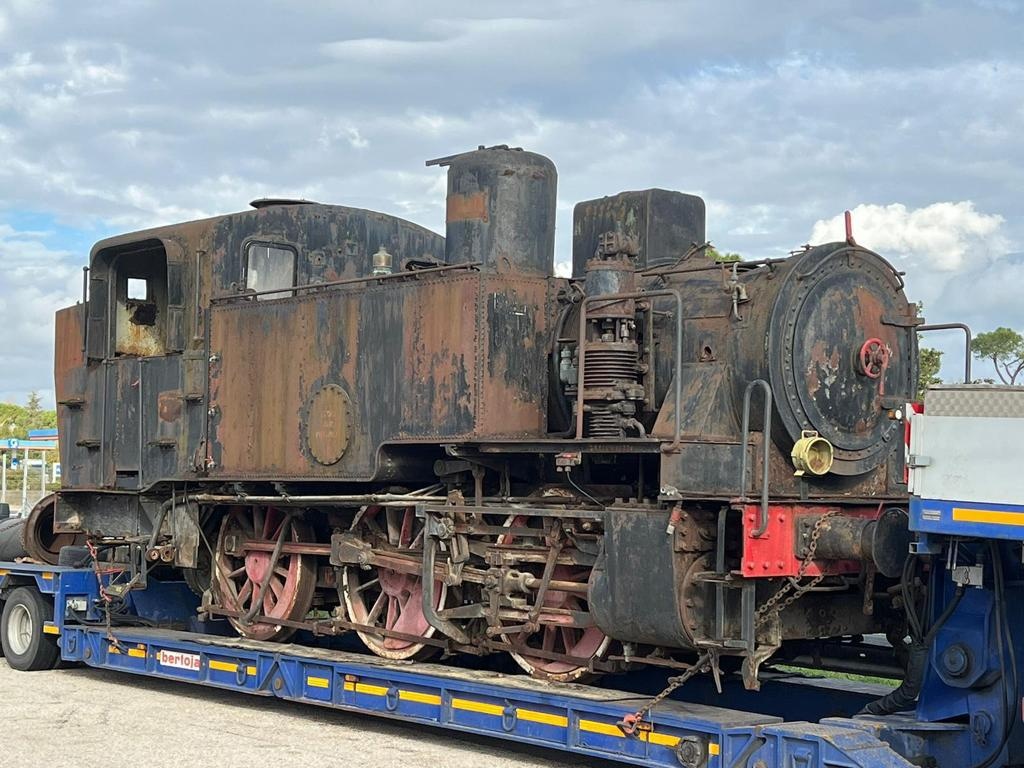 Ferrovie.it - A Telese Terme la locomotiva a vapore 835.323 di Livorno