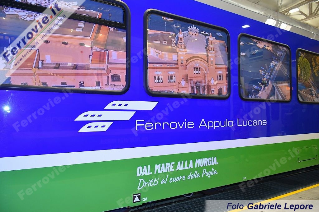Ferrovie.it - FAL: inaugurati a Bari quattro nuovi treni. Parco ...