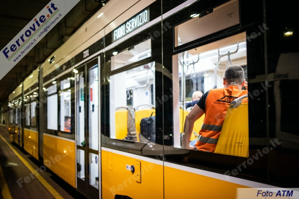 Ferrovie.it - Il nuovo tram Stadler per Milano in prova sui binari ...
